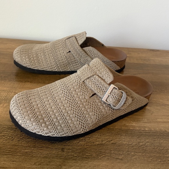 Skechers | Shoes | Euc Skechers Relaxed Fit Arch Fit Granola Too Late ...
